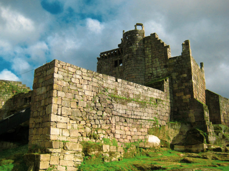 Los mejores castillos para visitar en Galicia - Gallegosviajeros